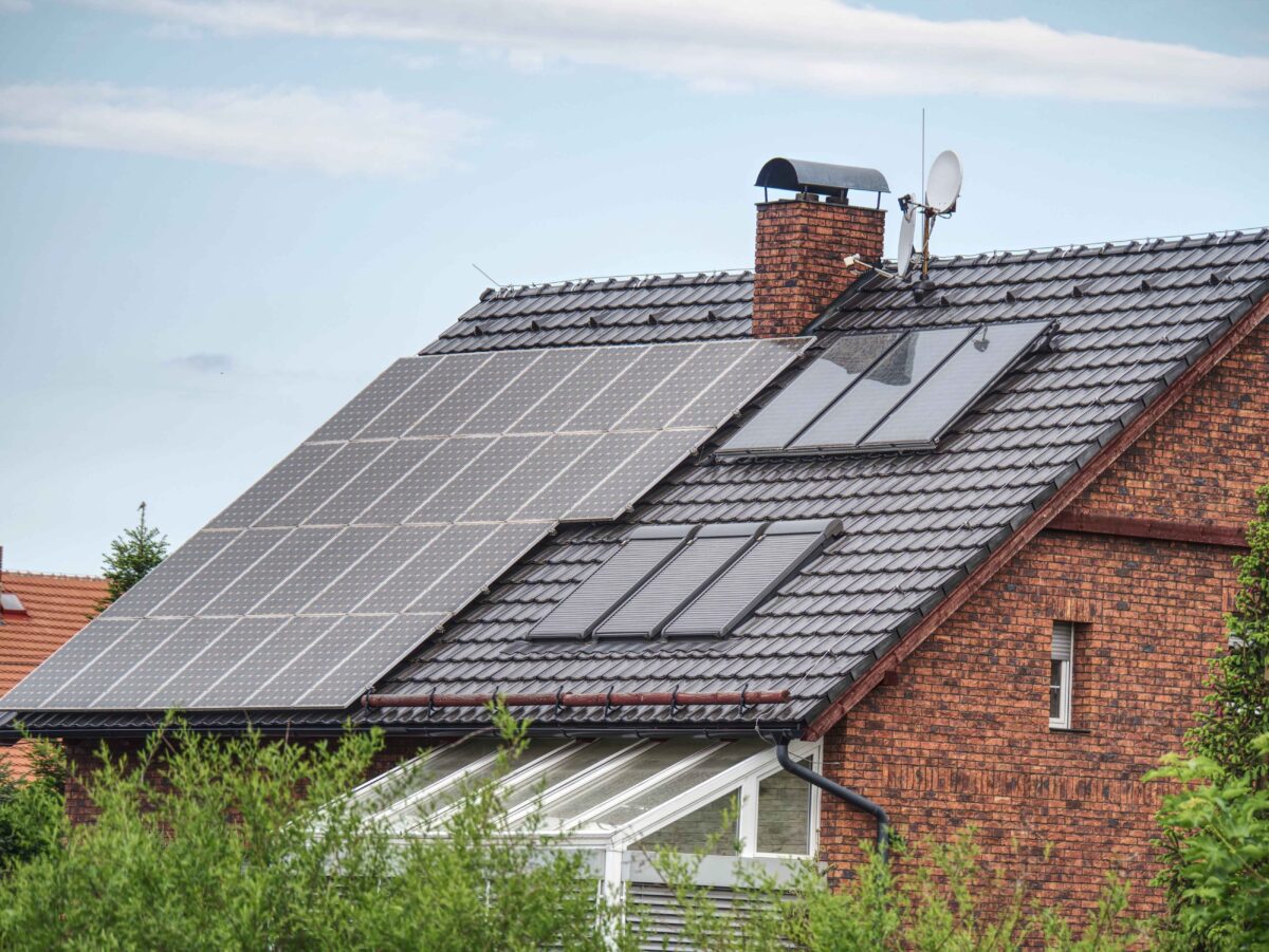 Here's What Solar Panels Cost in Canada in 2025